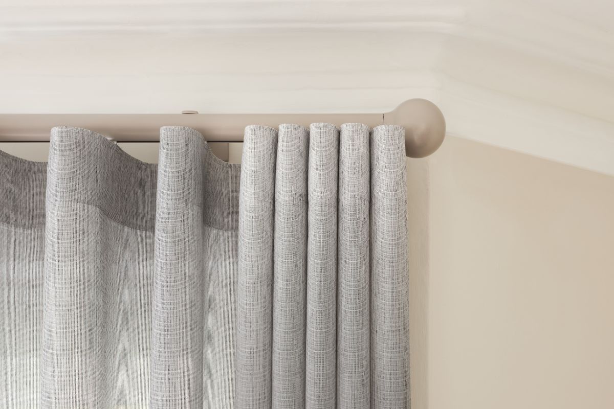 Guide to Curtain Poles with Inetgrated Track